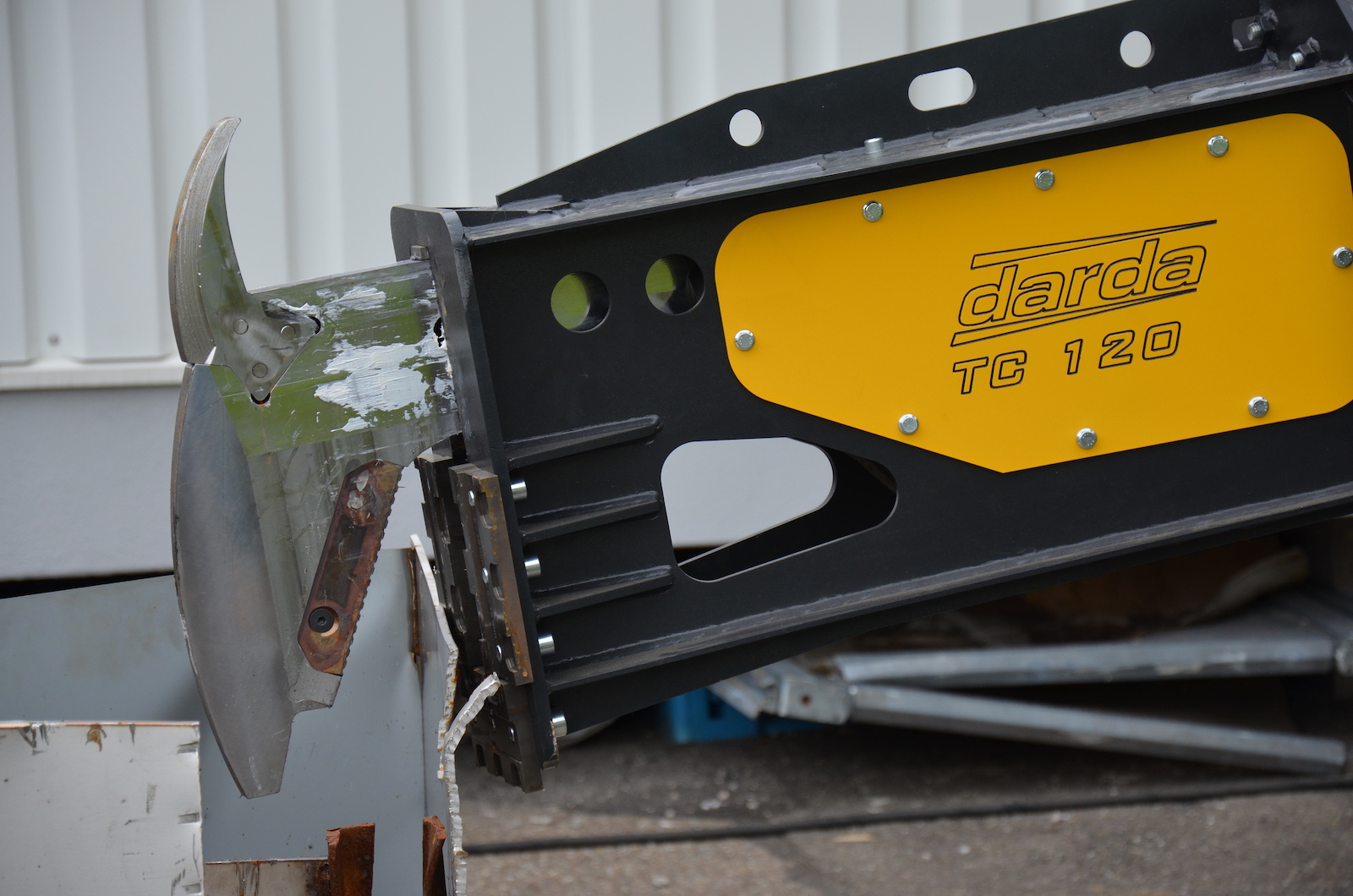 Darda UK | Subsidiary Companies | Brokk Great Britain