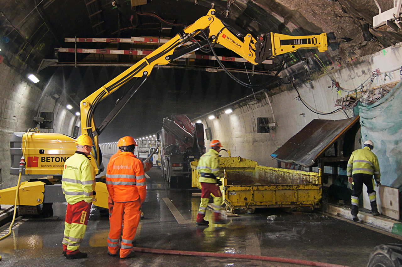 Tunneling - Brokk Global