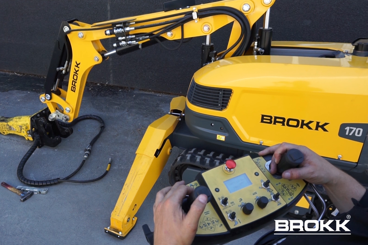 How to change tools - Brokk Global