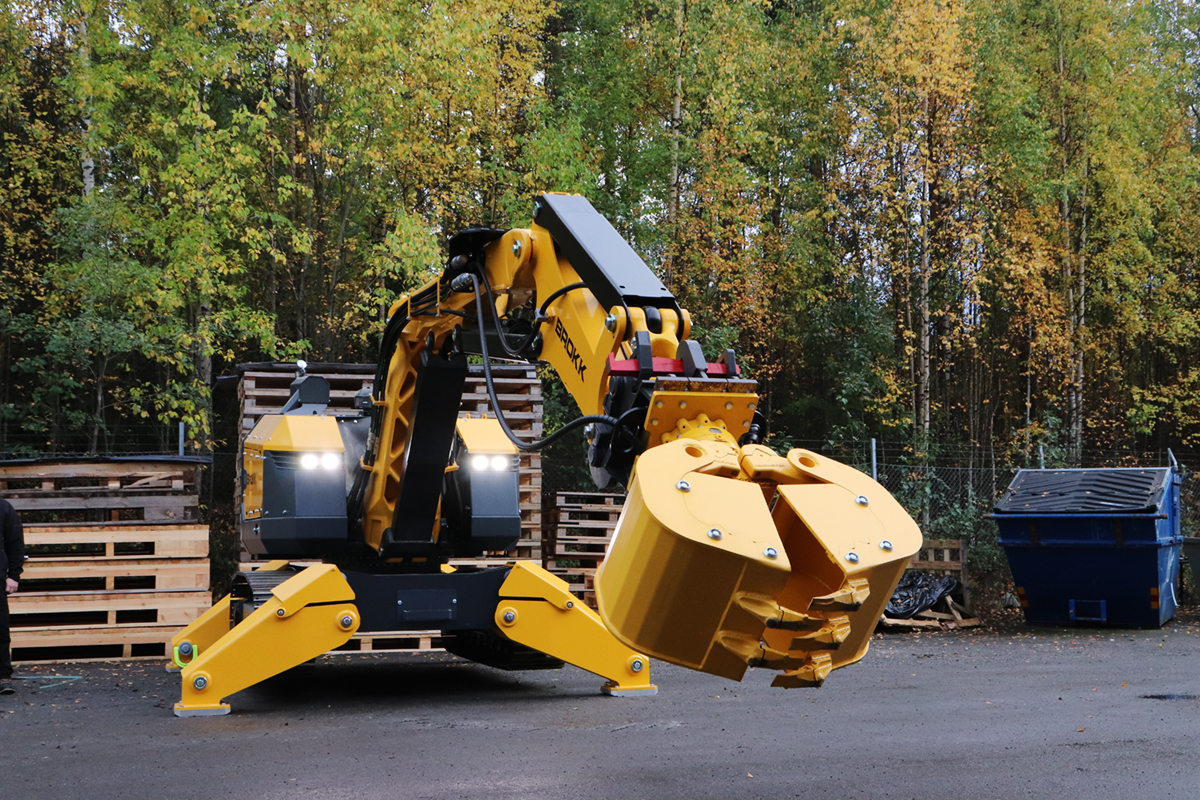 Robot spotlight: the Brokk 900 - Brokk Global