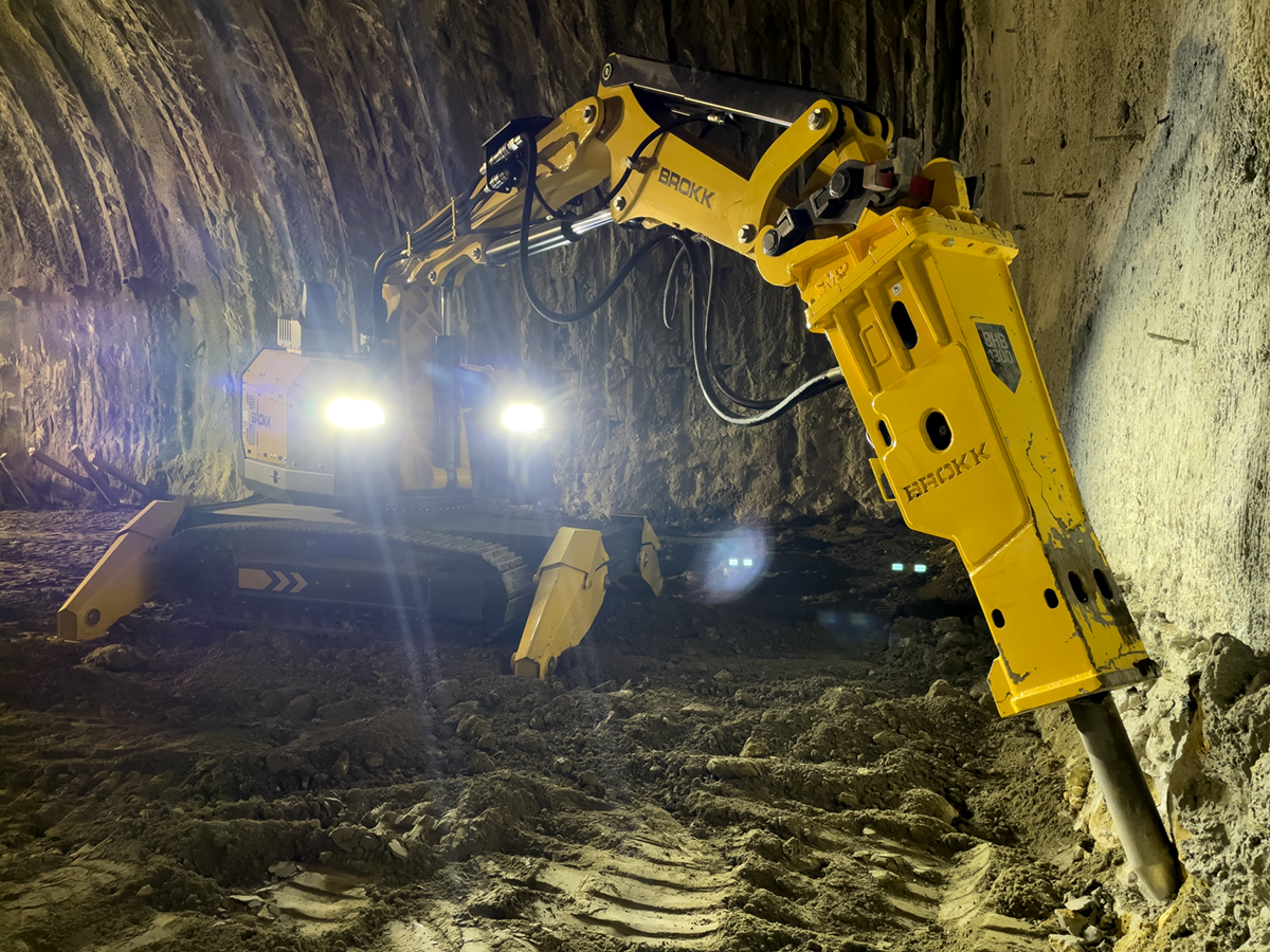 Robot spotlight: the Brokk 900 - Brokk Global