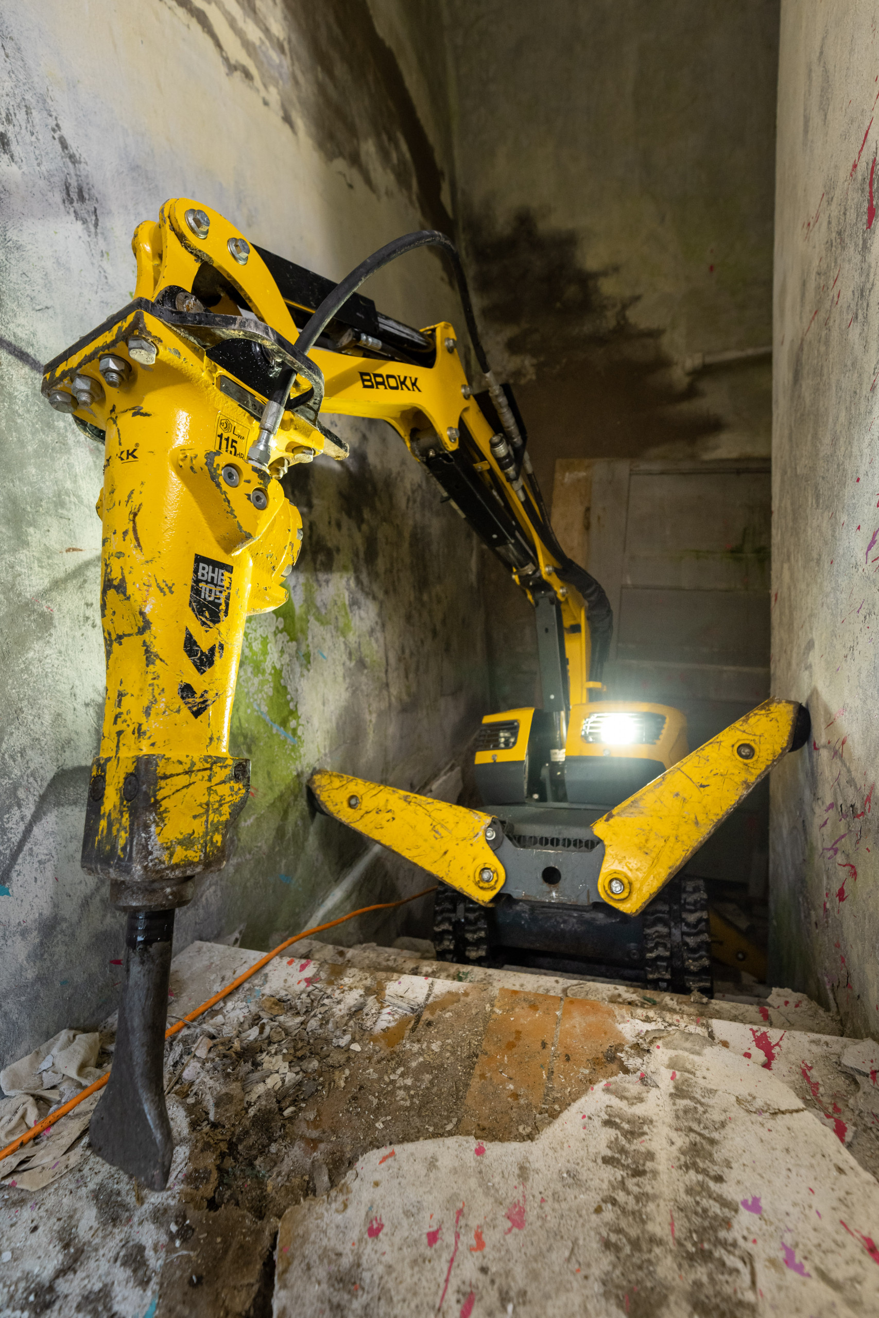 Robot Spotlight: the Brokk 70 - Brokk Global