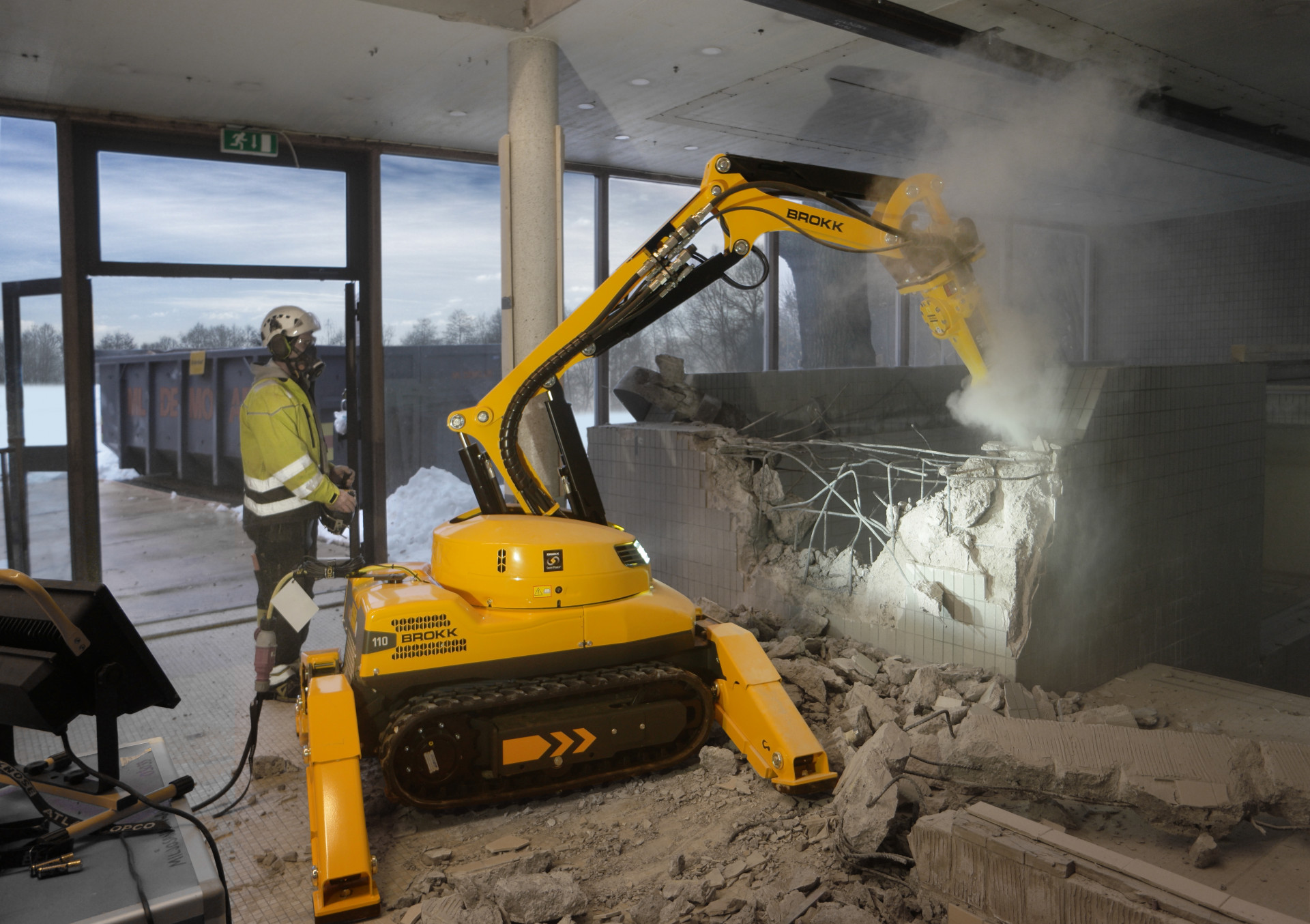 Robot spotlight: the Brokk 110 - Brokk Global